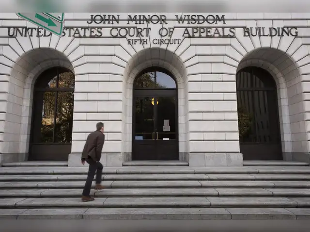 Trump’s tariffs head to Supreme Court showdown - Trump Tariffs Face ...