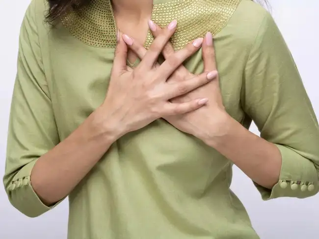 Think heart attack symptoms only mean chest pain? Cardiologist warns ...