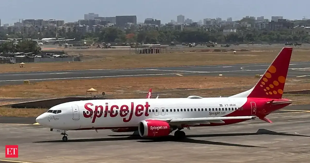 SpiceJet emergency landing: Full emergency at Mumbai airport after ...