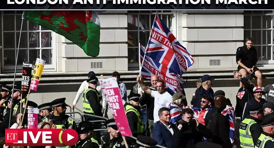 london protest: Tommy Robinson protest LIVE: Tens of thousands gather ...