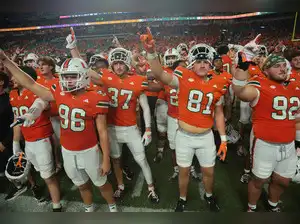 No. 4 Miami outlasts Florida 26-7 as Hurricanes’ defense dominates ...
