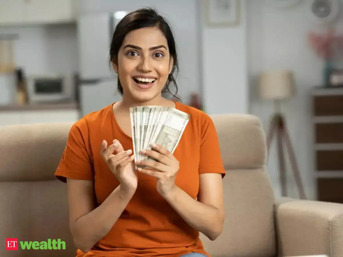 8 best short-term investment plans in India in 2025: Features, returns ...