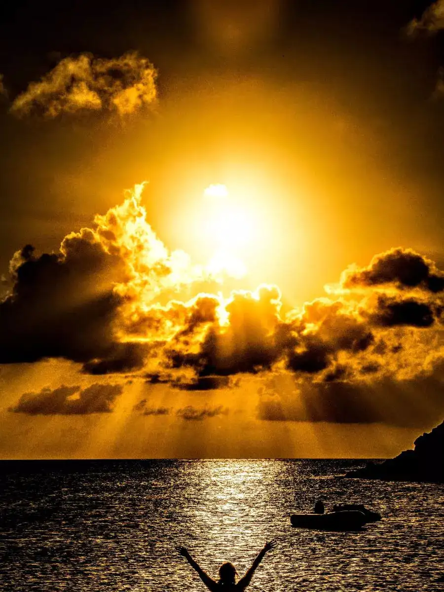 Where the Sun Never Sets: 9 Fascinating Places With Endless Daylight ...