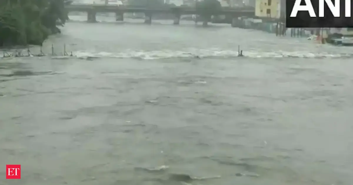 Hyderabad: Heavy rains flood bus station, residential colonies; NDRF ...