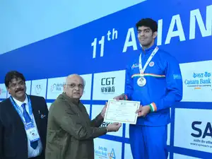 Srihari Nataraj wins his 5th medal, Rohit B Benedicton clinches silver ...