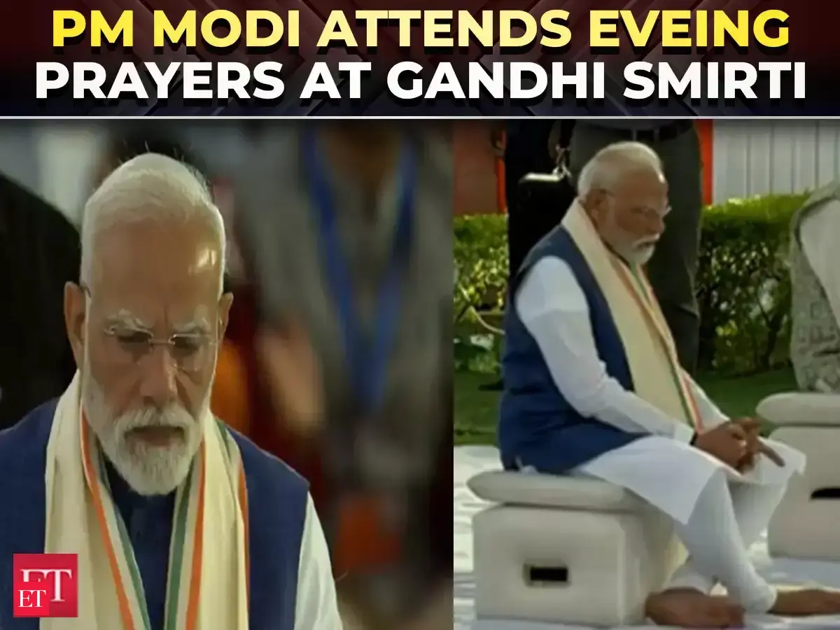 PM Modi attends eveing prayers at Gandhi Smirti on Gandhi Jyanati - The ...