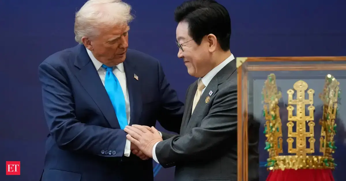 Trump golden crown gift: Days after No Kings protests in America, Trump ...