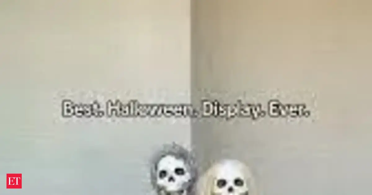 Halloween 2025 Coldplay Viral Meme: Kiss Cam Moment return and gets ...