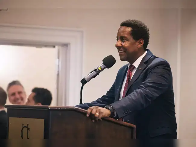 Setti D. Warren, director of Harvard’s Institute of politics and former ...