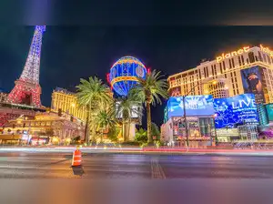 Las Vegas tourism collapse sparks economic warning: Las Vegas faces its ...