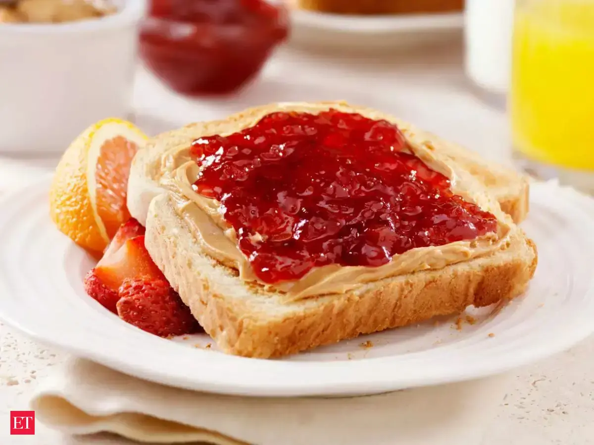 5 health risks of eating white bread toast for breakfast - Why white ...
