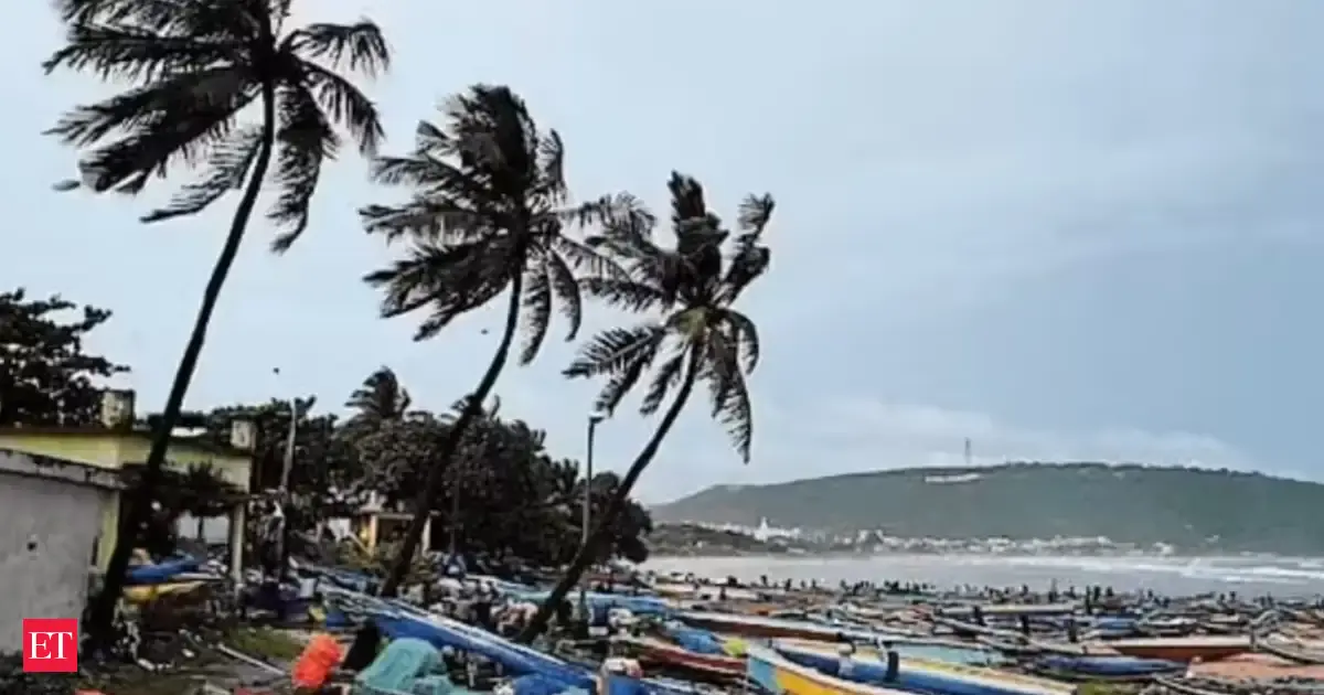 Philippines on high alert as Super Typhoon Fung-wong approaches with ...