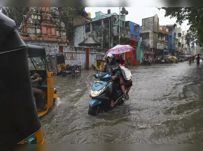 Weather today: IMD's heavy rainfall warning for Tamil Nadu, Kerala and ...