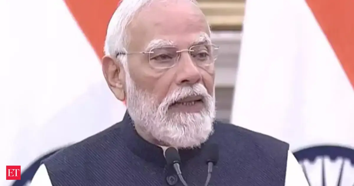 PM Modi hosts dinner for NDA; MPs arrive by bus - The Economic Times
