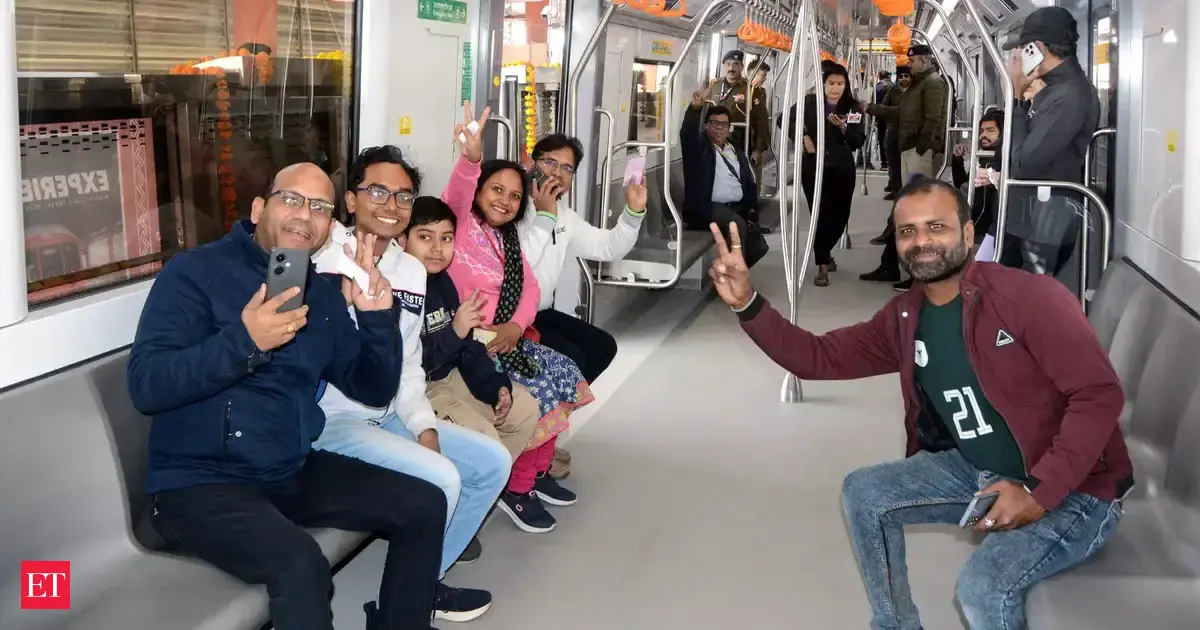 Metro services begin in Bhopal; excited residents flock to take rides ...