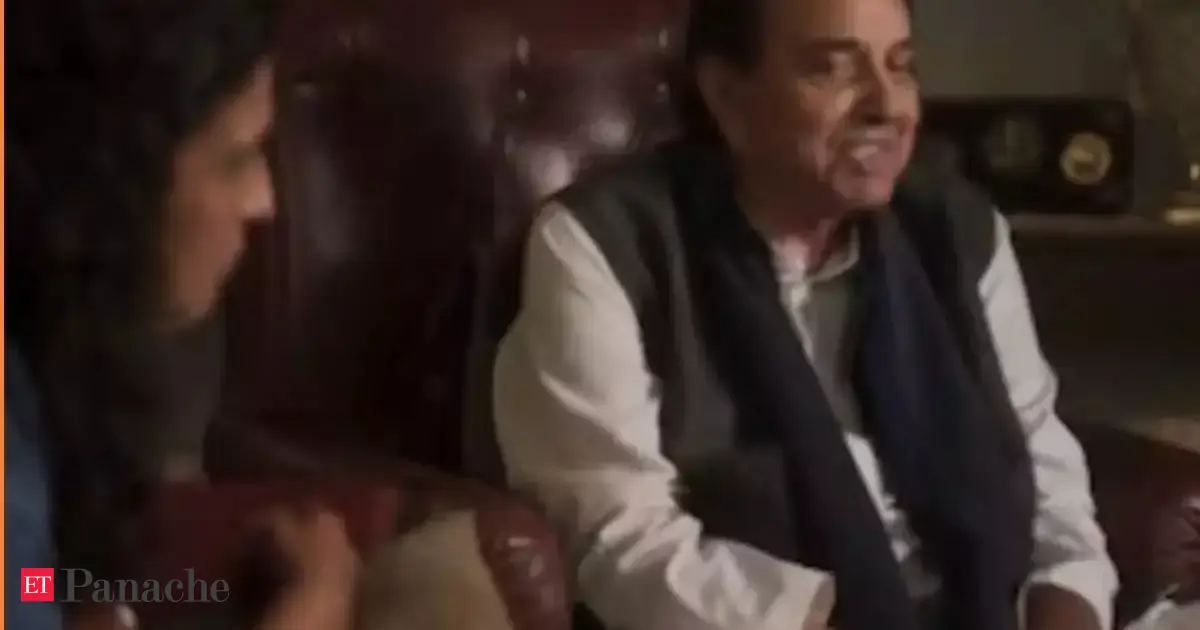 Dharmendra shares emotional farewell on 'Ikkis' set | News Minimalist