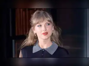 Taylor Swift new album clue: Swifties freak out as Taylor Swift ...