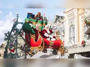 Disney Christmas Day Parade 2025 Schedule and Start Time: Christmas Day ...