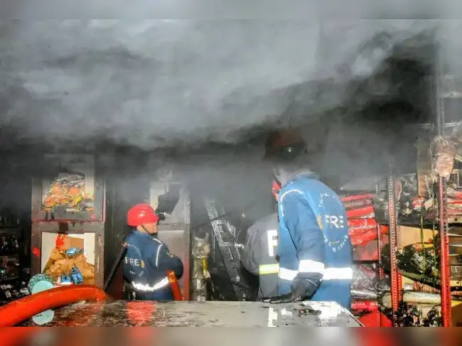 Laredo Christmas holiday roundup: Fire contained on market street ...