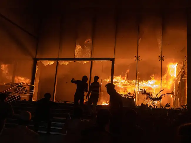 Commercial street fire in Portland’s Old Port: Boat sunk, firefighter ...