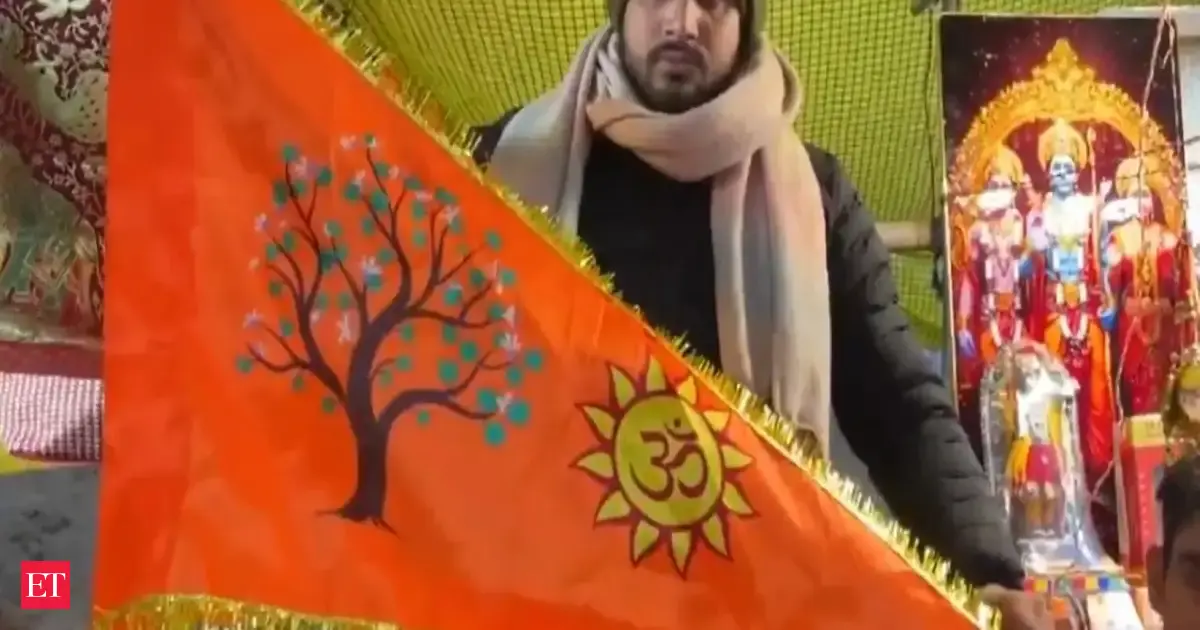 Demand surges for Ram Mandir flag in Ayodhya, shopkeepers give special ...