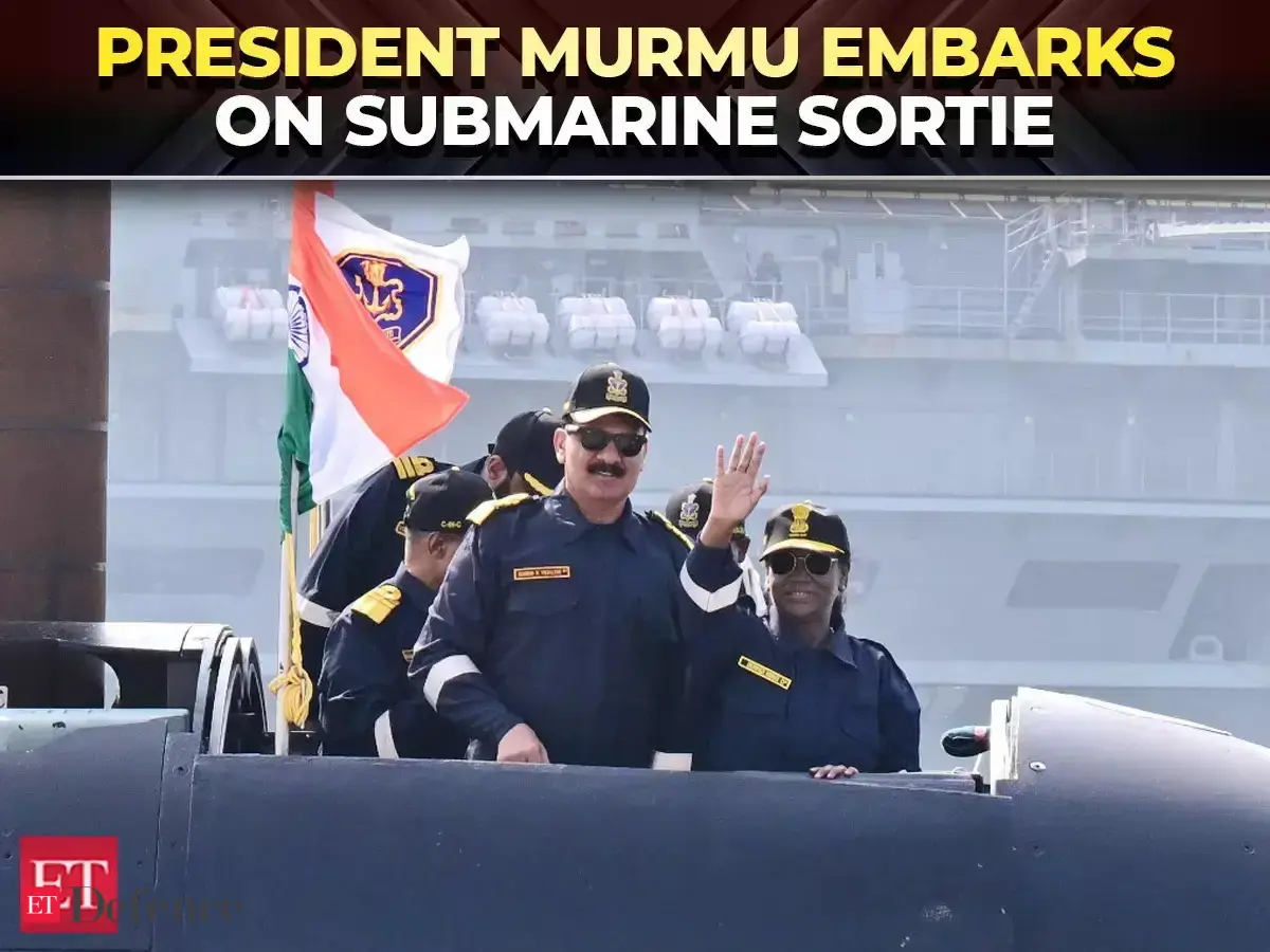 President Droupadi Murmu embarks on submarine sortie at Karwar naval ...