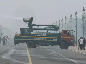 Delhi govt plans to install anti-smog guns atop Kashmere Gate ISBT ...
