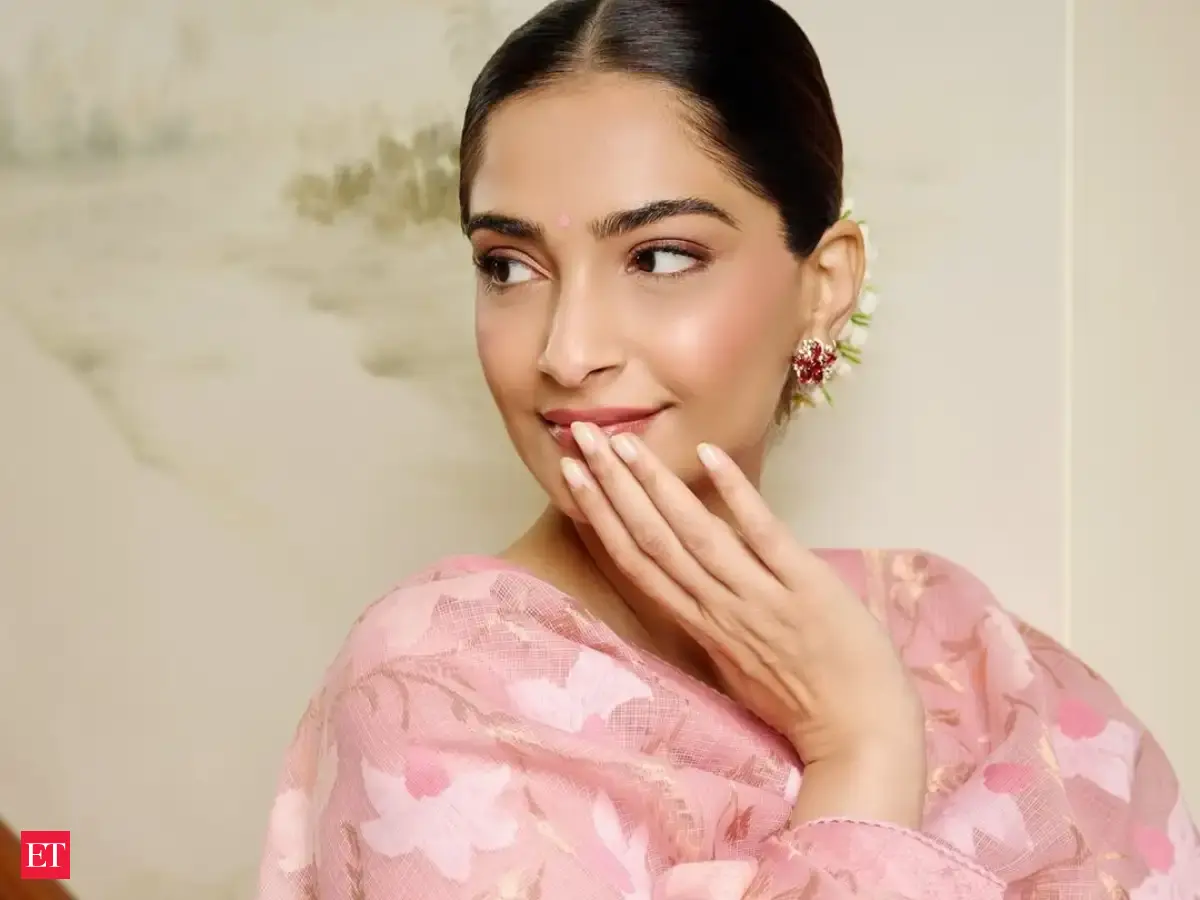 Bollywood’s Most Talked-About Fashion Moments of 2025 - The Year ...