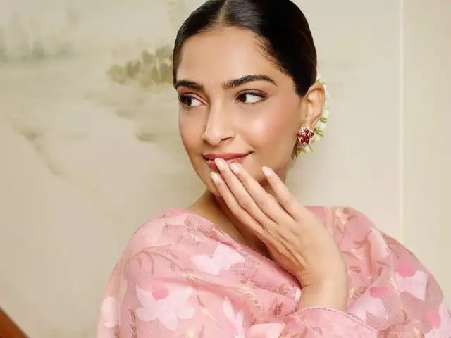 Bollywood’s Most Talked-About Fashion Moments of 2025 - The Year ...
