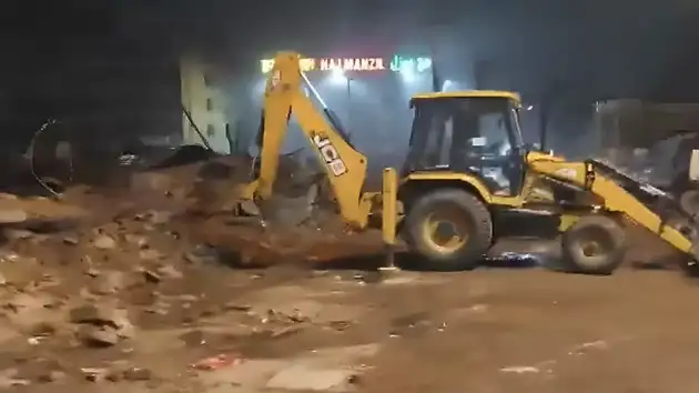 Breaking News Live Updates: Stone-pelting during MCD demolition near ...