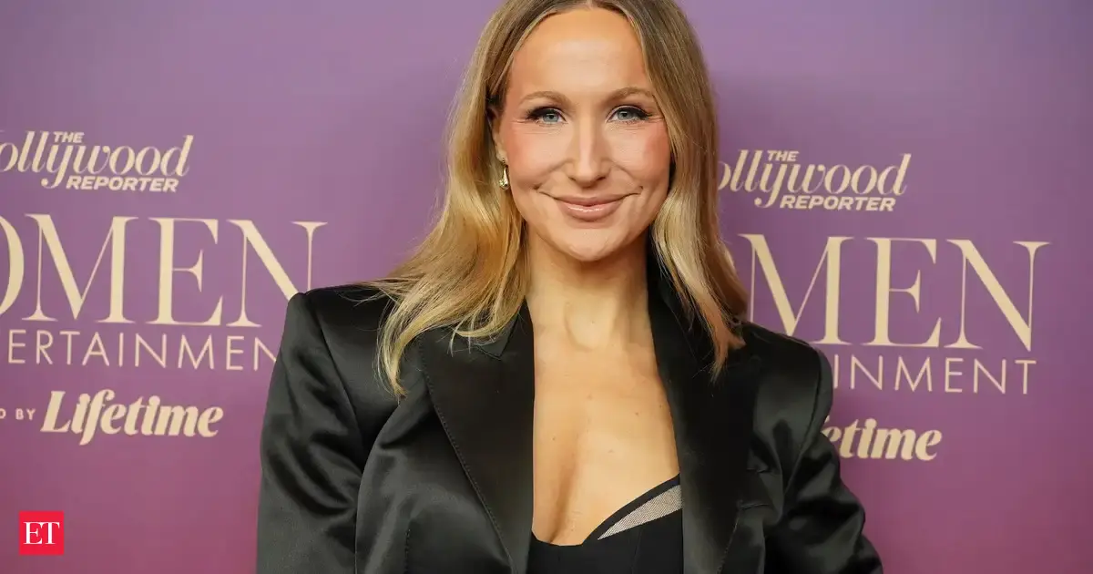 Nikki Glaser shares why she won’t joke about Julia Roberts at the 2026 ...