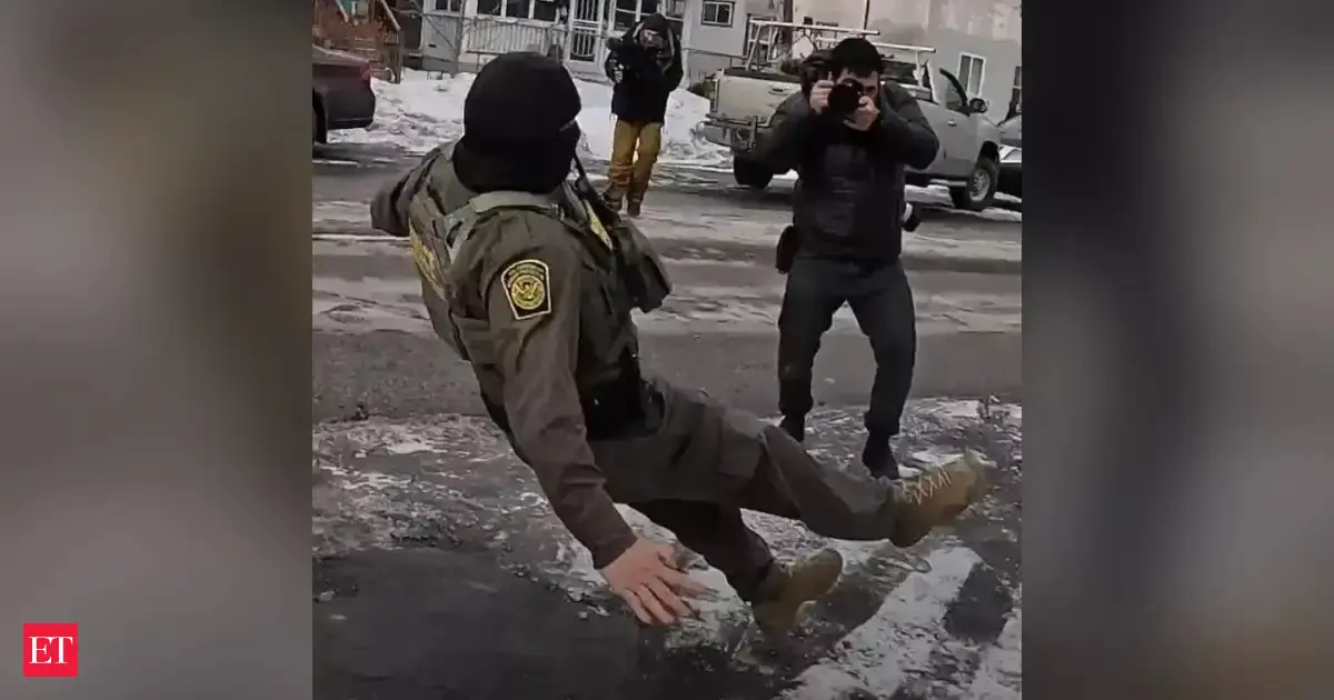 ICE viral video: ICE officer slips on ICE during protest, viral video ...