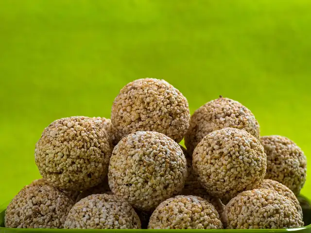 10 traditional Makar Sankranti dishes eaten across India - Til-Gud ...