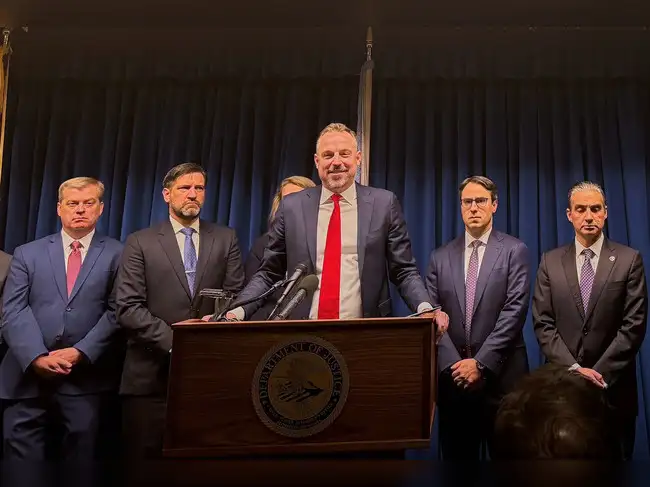 Top Trump-appointed attorney and five other federal prosecutors resign ...