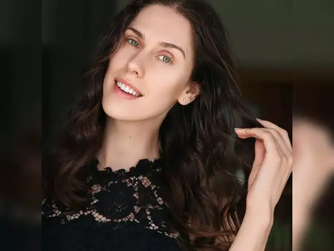What medical aesthetician Cassandra Bankson looks for before using a ...