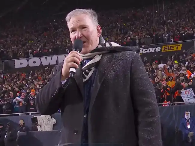 Bears vs Rams: Jim Cornelison delivers stirring national anthem ahead ...