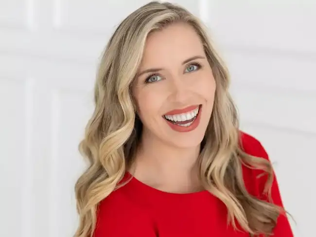 How To Choose The Right Retinoid Without Wrecking Your Skin, According ...