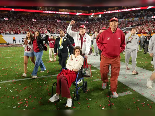 What is multiple sclerosis? Disease that left Fernando Mendoza’s mom in ...