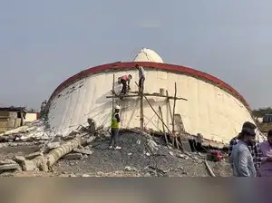 Collapse of newly constructed 15-metre-high tank water tank in Surat; 7 ...