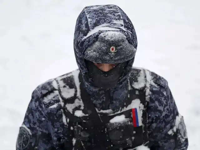 Russia's Kamchatka’s 'Snowcalypse' 2026: 40-foot drifts turn 4-storey ...