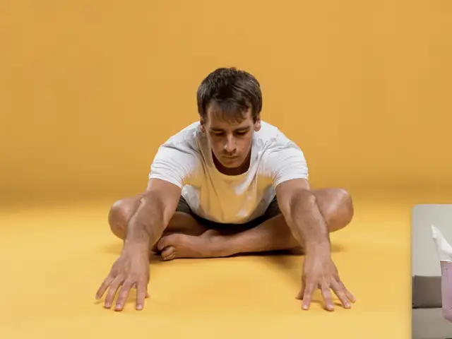 No-Equipment Leg Workout by Sonu Sood’s Fitness Coach Yogesh Bhateja ...