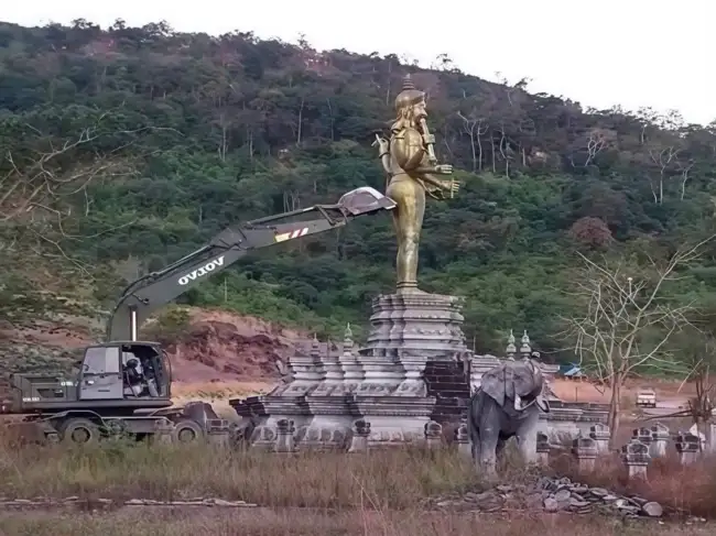 Thailand Vishnu statue demolition row: Thailand installs Buddha statue ...