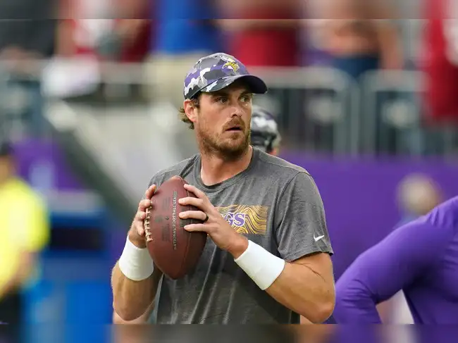 Who is Sean Mannion? Eagles hire Packers QB coach as new offensive ...