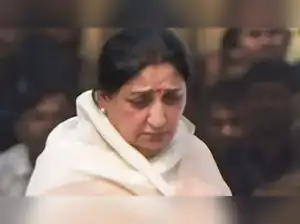Sunetra Pawar reaches Mumbai, all set to become state's first woman ...