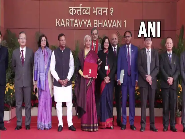 Union Budget 2026-27: Nirmala Sitharaman dons handwoven Kancheevaram ...