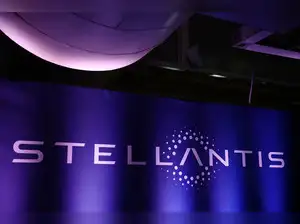 Stellantis (STLA) stock tumbles 25% today: What happened to Stellantis ...