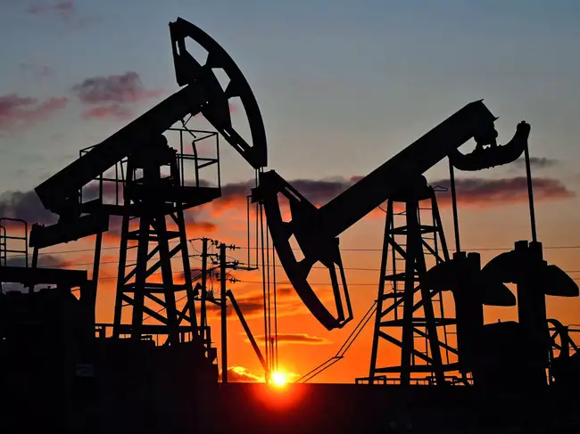 US drops 25% tariff on India goods tied to Russian oil buys - The ...