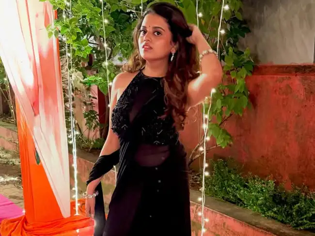 She lost 22 kg in 6 months using one approach. Stand-up comedian ...