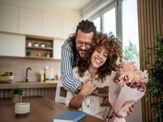 Which day is on February 12 in Valentine Week 2026? Know the Hug Day ...
