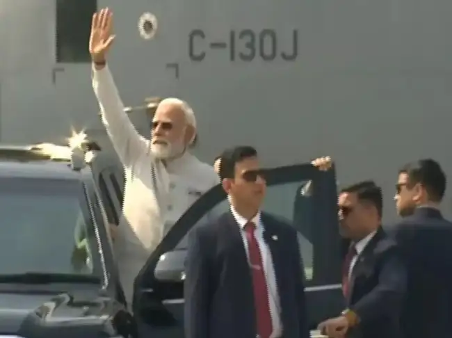 Modi arrives on a day-long visit to Assam - The Economic Times
